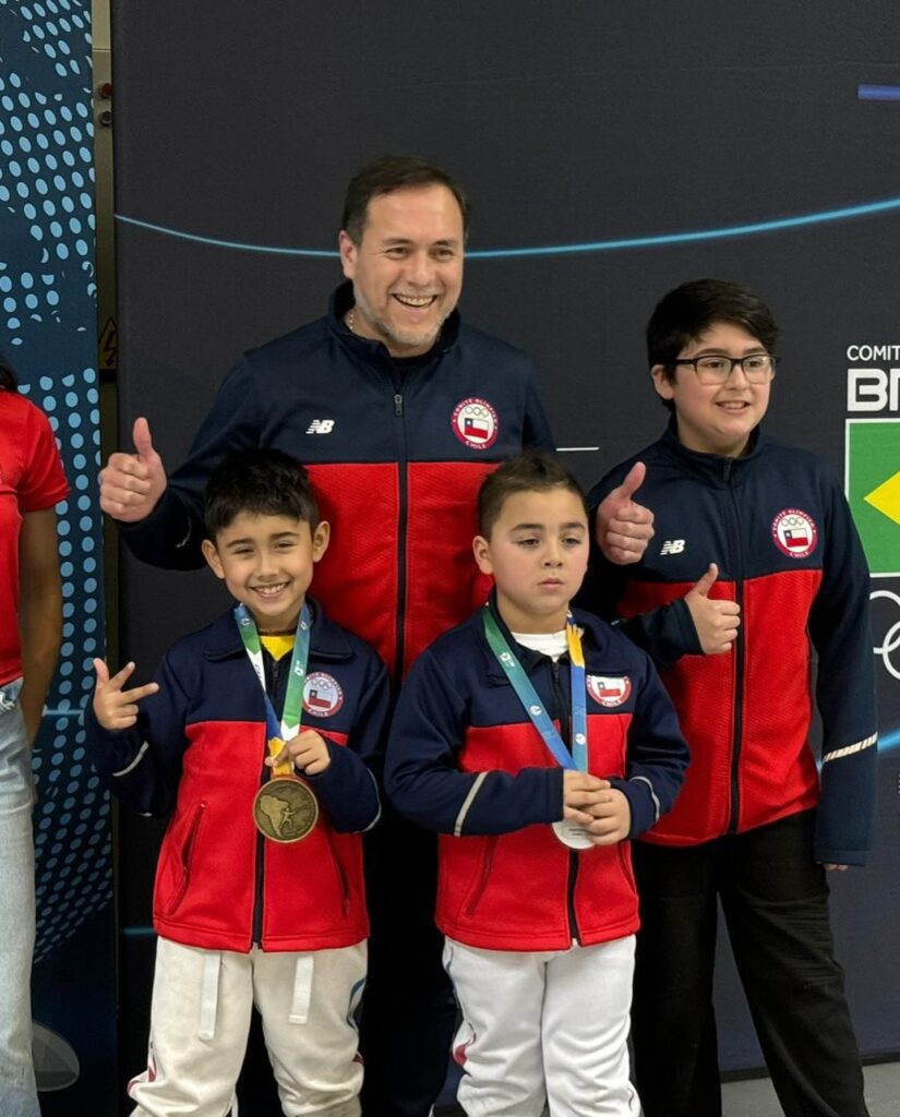 Curicano logra medalla de bronce en Sudamericano de Esgrima en Brasil - Radio Favorita