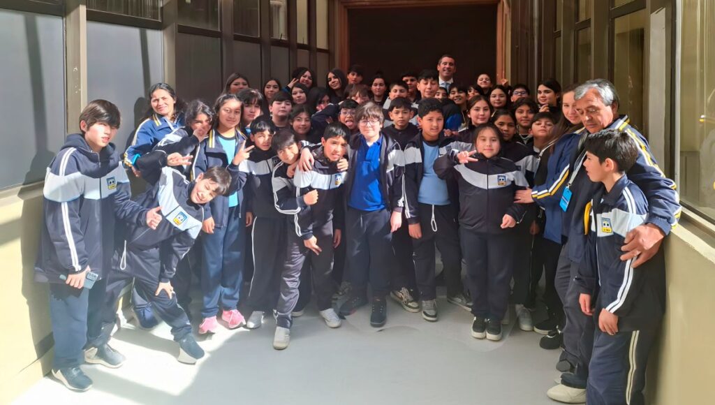 Escolares curicanos visitan el Congreso Nacional gracias a gestión del ...