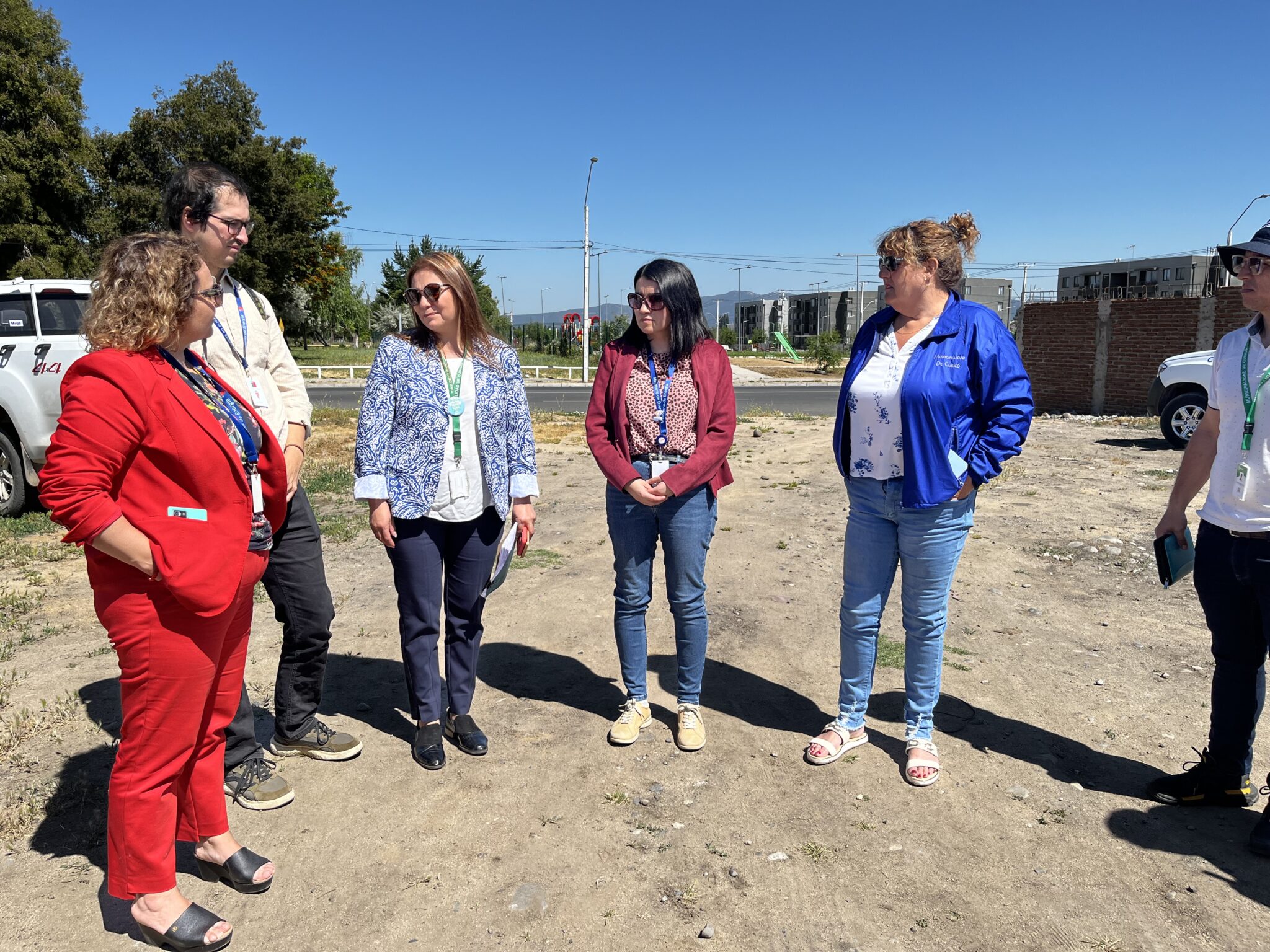 Realizan visita a terreno del proyecto de construcción del primer Parque Solar Comunitario en ...
